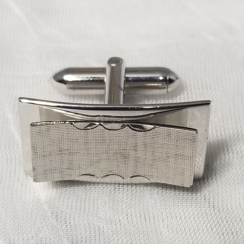 Silver Signed Swank Vintage Etched Cuff Links - Gem